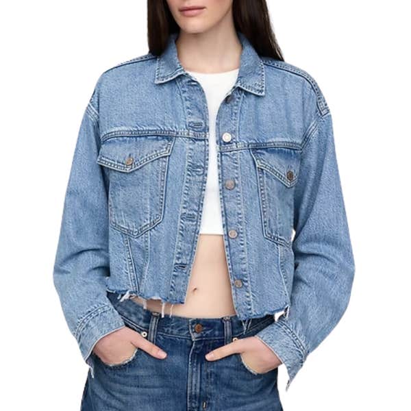 11 Jean Jacket Outfits That Are Stylish Year After Year